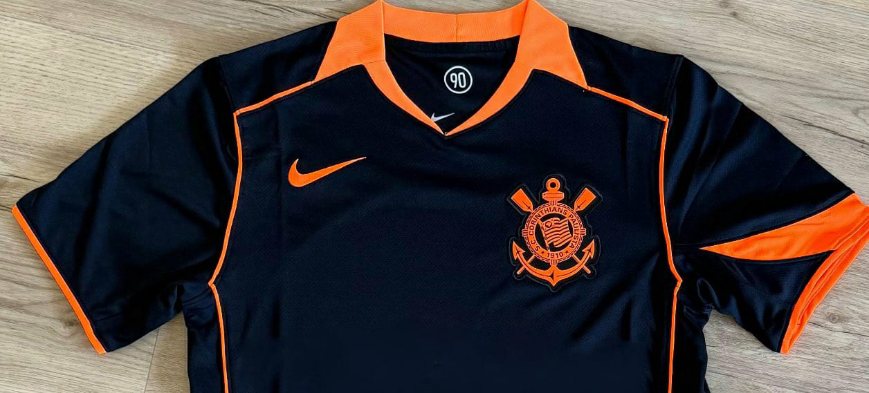 Terceiro uniforme do Corinthians inspirado na Total 90